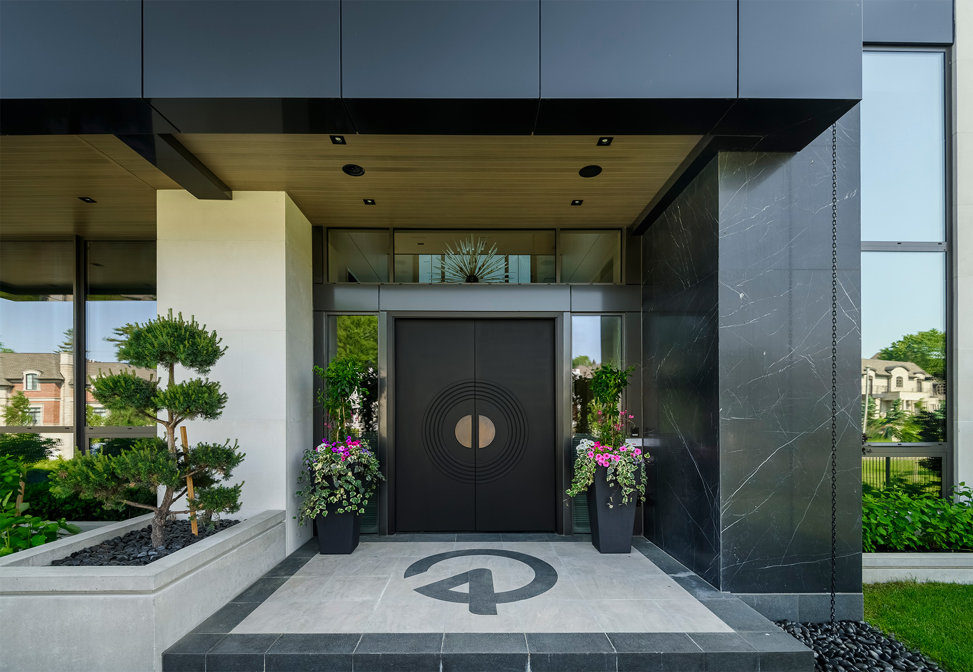 A Sculptural Statement in Modern Design