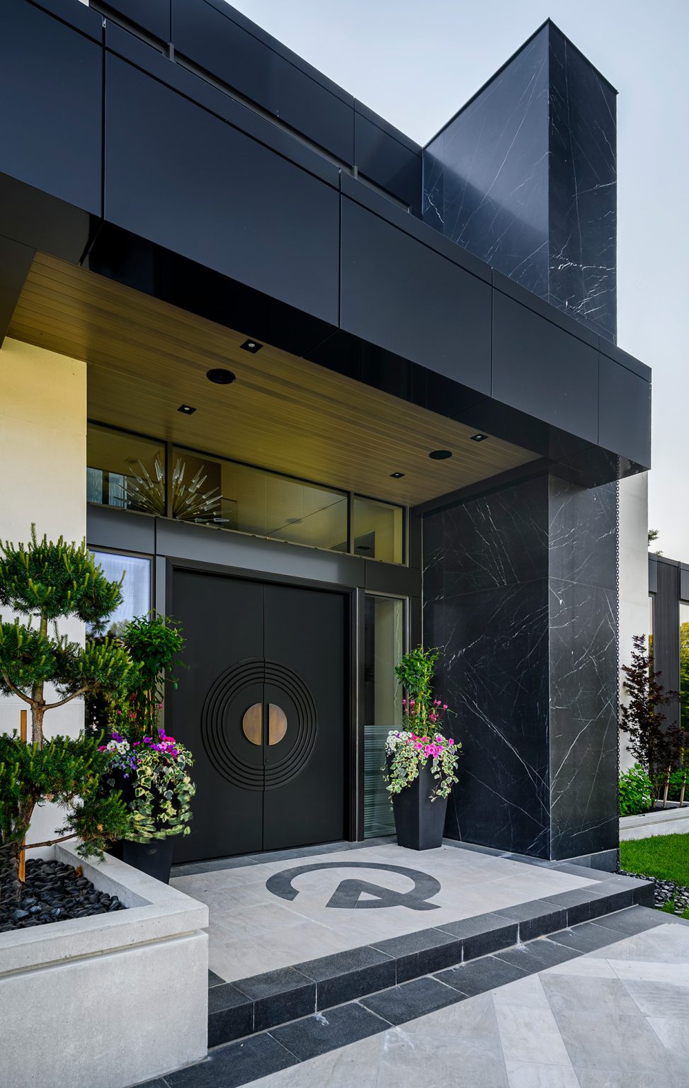 A Sculptural Statement in Modern Design
